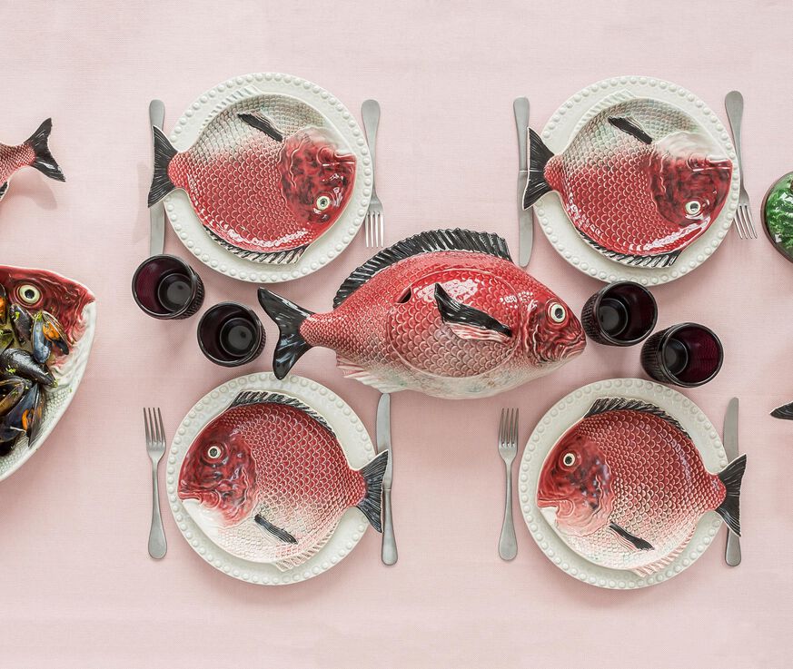 'Peixes' platter, small by Bordallo Pinheiro | Tableware | FRANKBROS