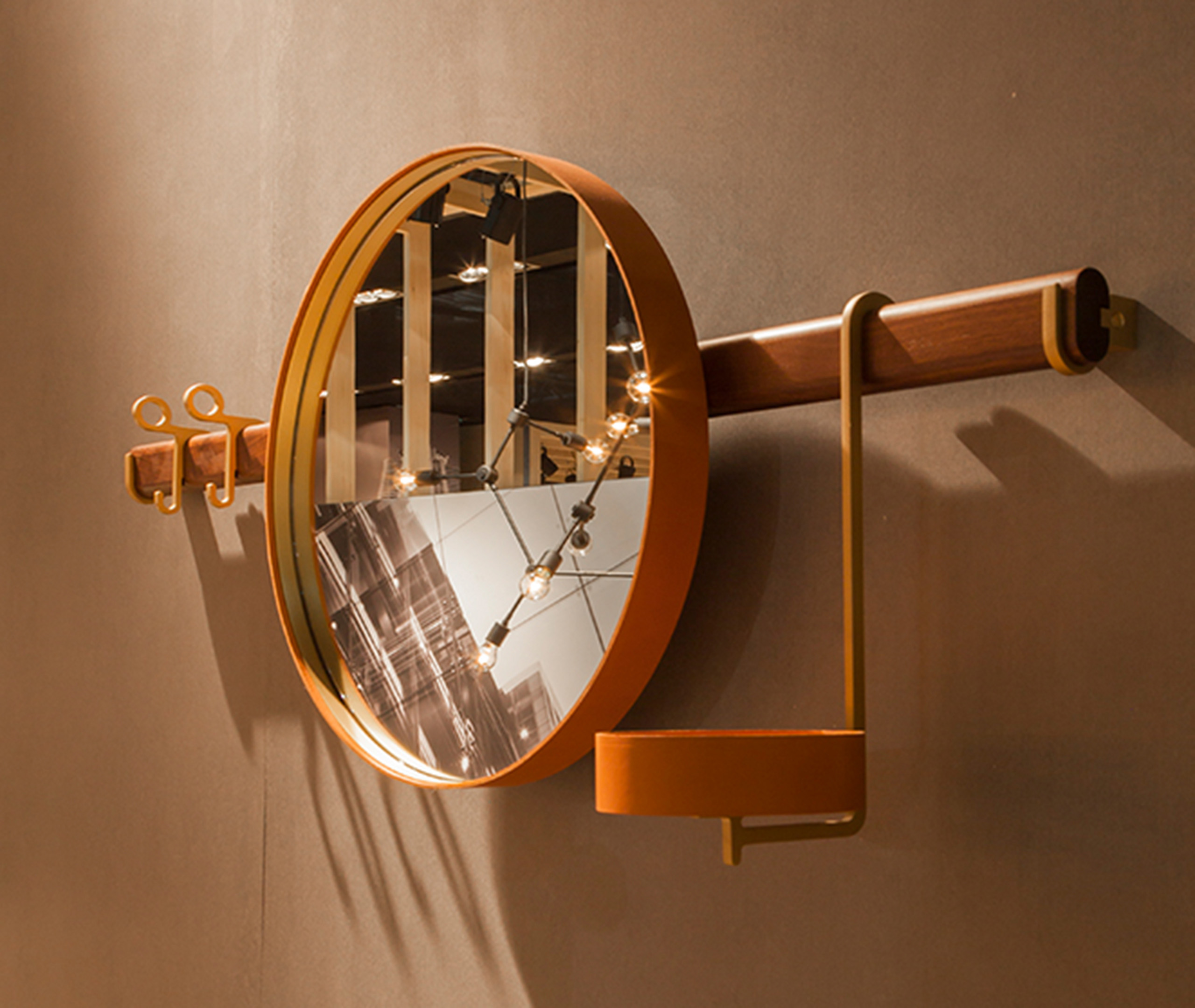 'Ren' wall mirror by Poltrona Frau | Mirrors And Clocks | FRANKBROS